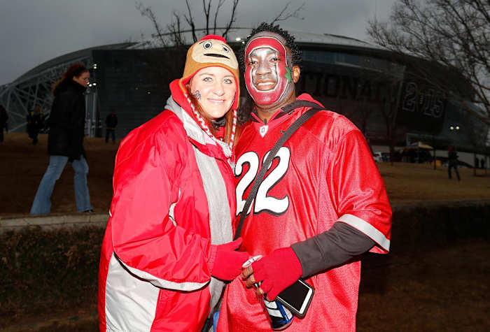 Hot Clicks: Oregon and Ohio State Superfans Invade Arlington - Sports ...