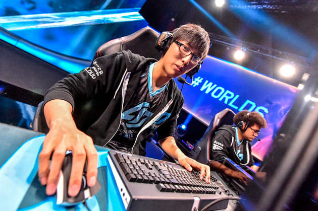 Inside the world of competitive video gaming, e-sports - Sports Illustrated