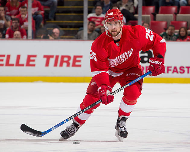 Mike Green adjusting to Red Wings after 10 years with Capitals - Sports ...