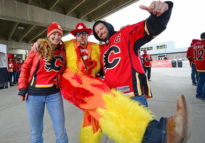 Hot Clicks: Rachel Hilbert; Superfans of the NHL Playoffs - Sports ...