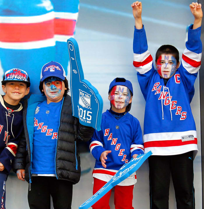 Hot Clicks: Rachel Hilbert; Superfans of the NHL Playoffs - Sports ...