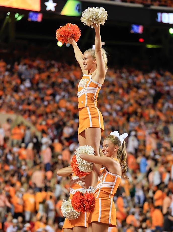 Weekend Hot Clicks: Baseball season continues to heat up; Cheerleader ...