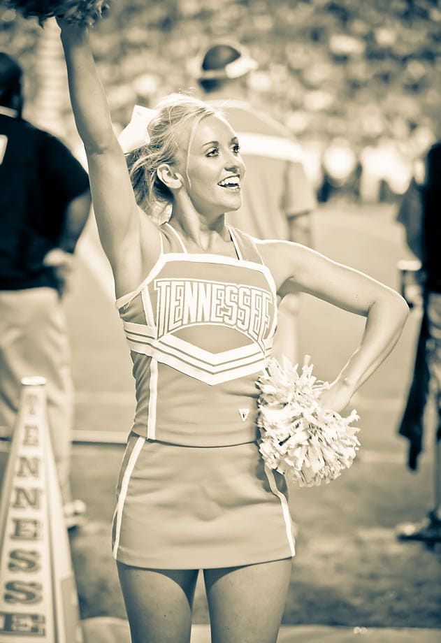 Weekend Hot Clicks: Baseball season continues to heat up; Cheerleader ...