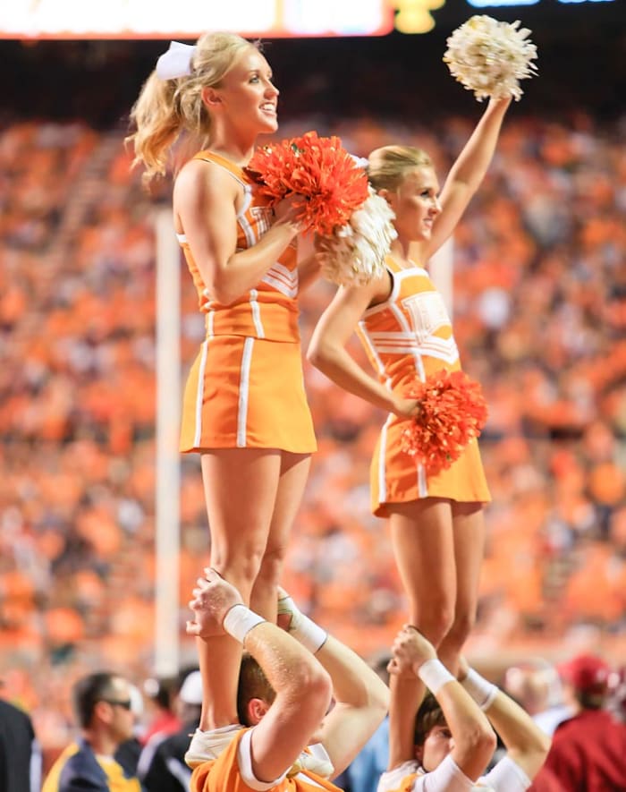 Weekend Hot Clicks: Baseball season continues to heat up; Cheerleader ...