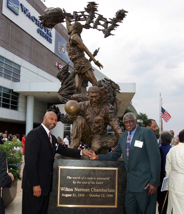 Chicago Bulls' Michael Jordan statue may be moved indoors - Sports ...