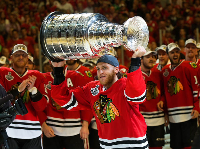 Hot Clicks: Brhitney Decamps; Blackhawks Complete Dynasty - Sports ...