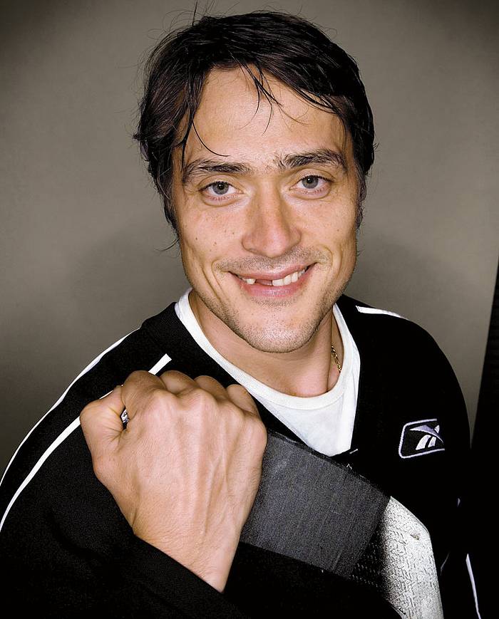 Rare SI Photos of Teemu Selanne - Sports Illustrated