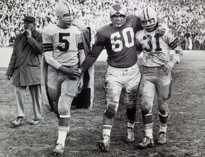 SI Vault: Eagles star Chuck Bednarik was the NFL's last great two-way ...