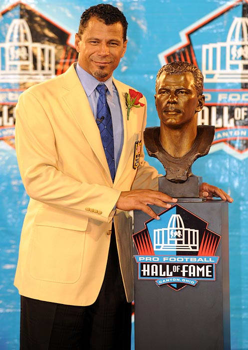 Best of the Hall of Fame Busts - Sports Illustrated