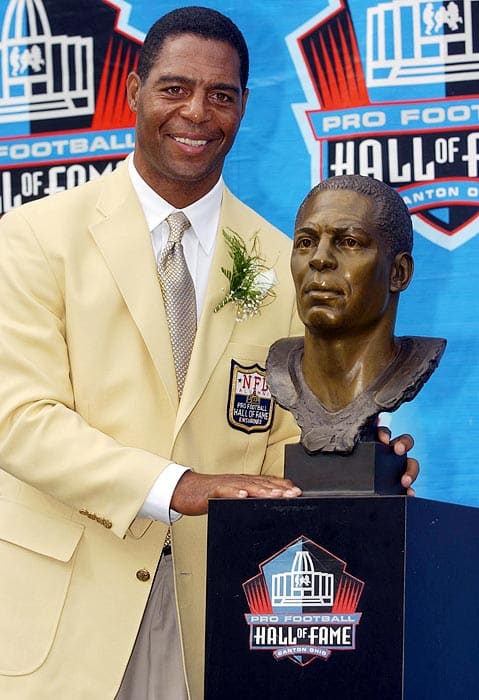 Best of the Hall of Fame Busts - Sports Illustrated
