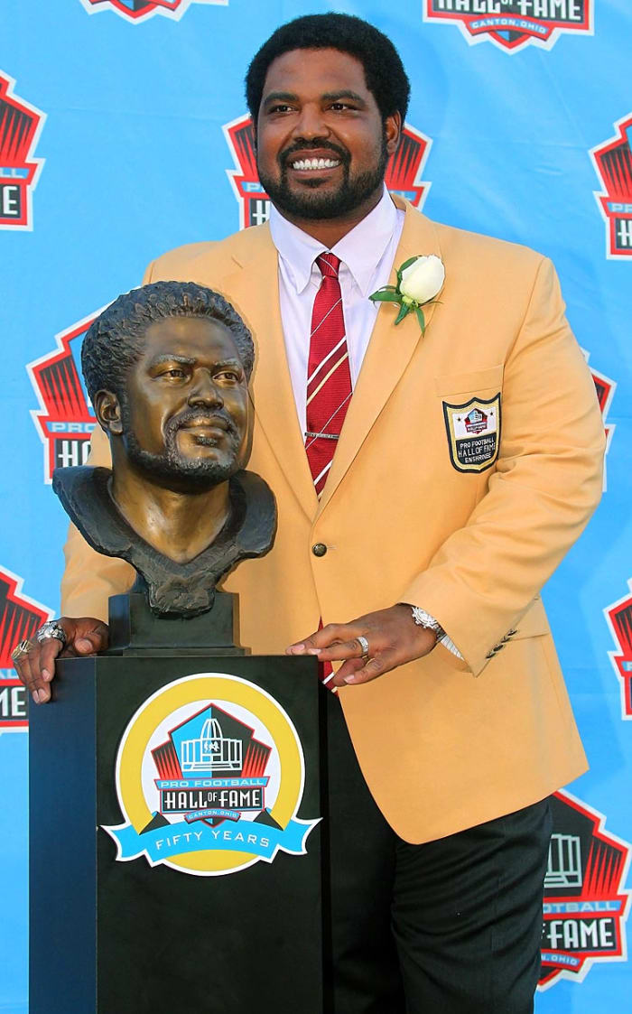 Best of the Hall of Fame Busts - Sports Illustrated