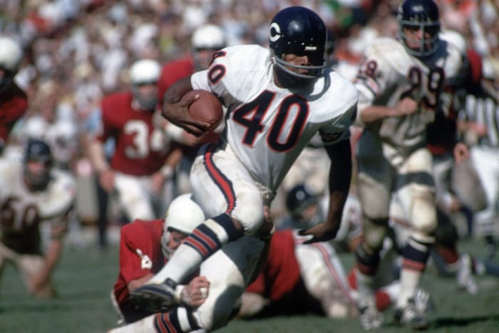 Gale Sayers death: Bears legend, Hall of Famer dies at 77 - Sports ...
