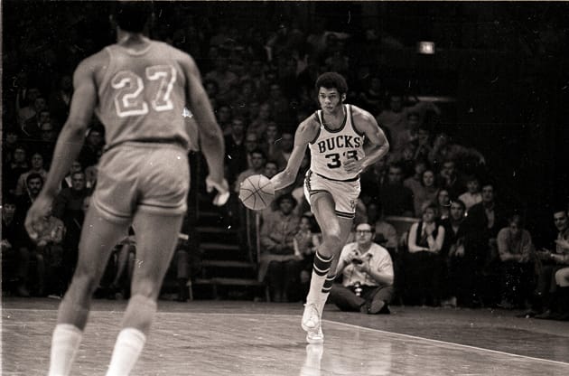 Lew Alcindor, Kareem Abdul-Jabbar coin flip on the Milwaukee Bucks ...