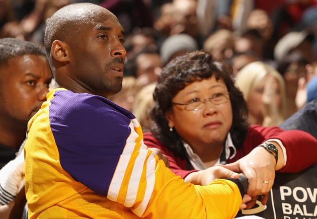 Kobe Bryant's doctor discusses Lakers star's knee injury, pain ...