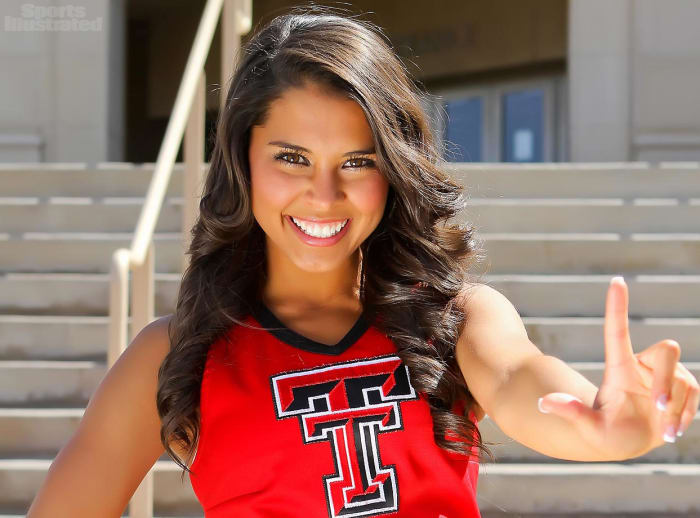 Cheerleader of the Week - Sports Illustrated
