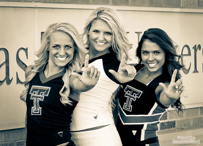 Cheerleader of the Week - Sports Illustrated
