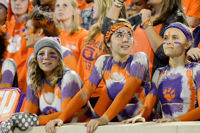 College Superfan, Week 9 - Sports Illustrated