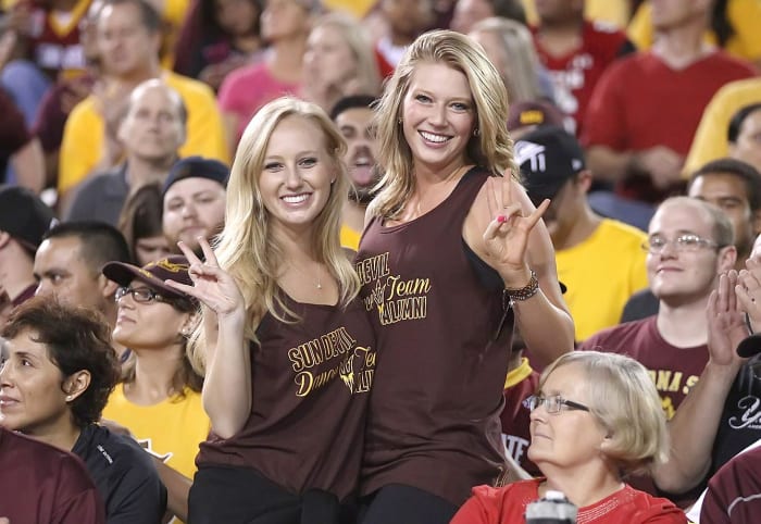 Hot Clicks: College Superfans of the Week - Sports Illustrated