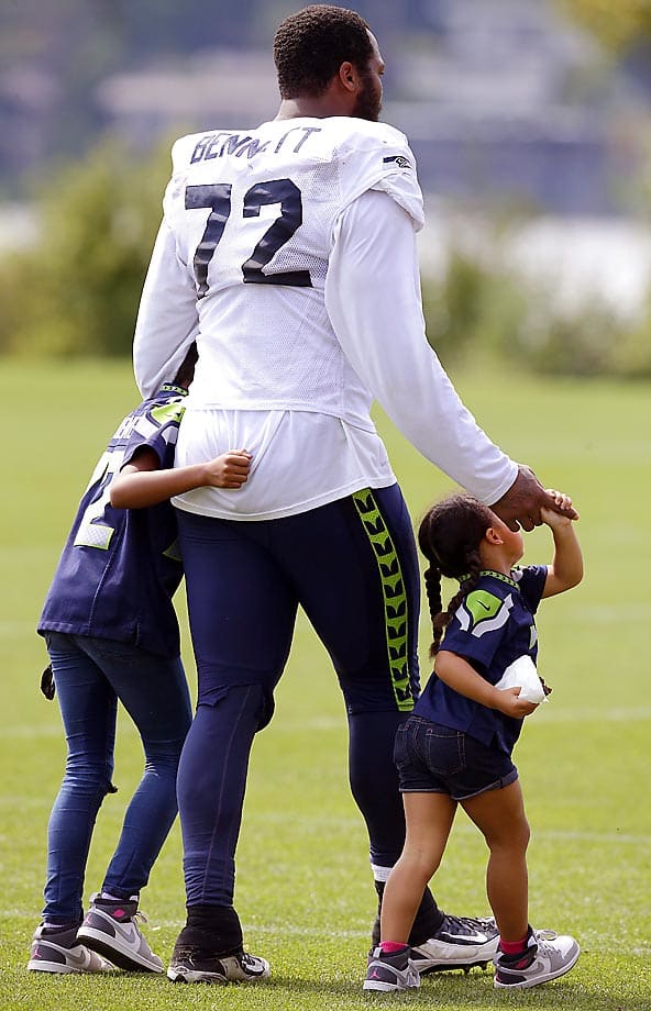 Hot Clicks: NFL Players and Their Kids at Training Camp - Sports ...