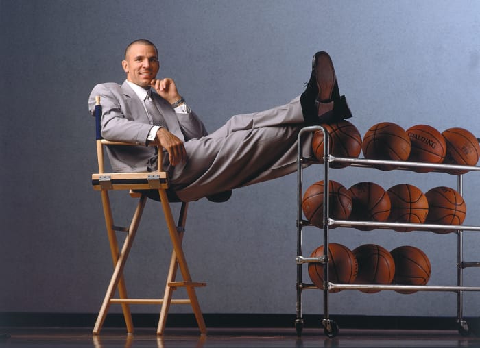 Monday P.M. Hot Clicks: Kidd's bold move, Man puts on pants with no ...