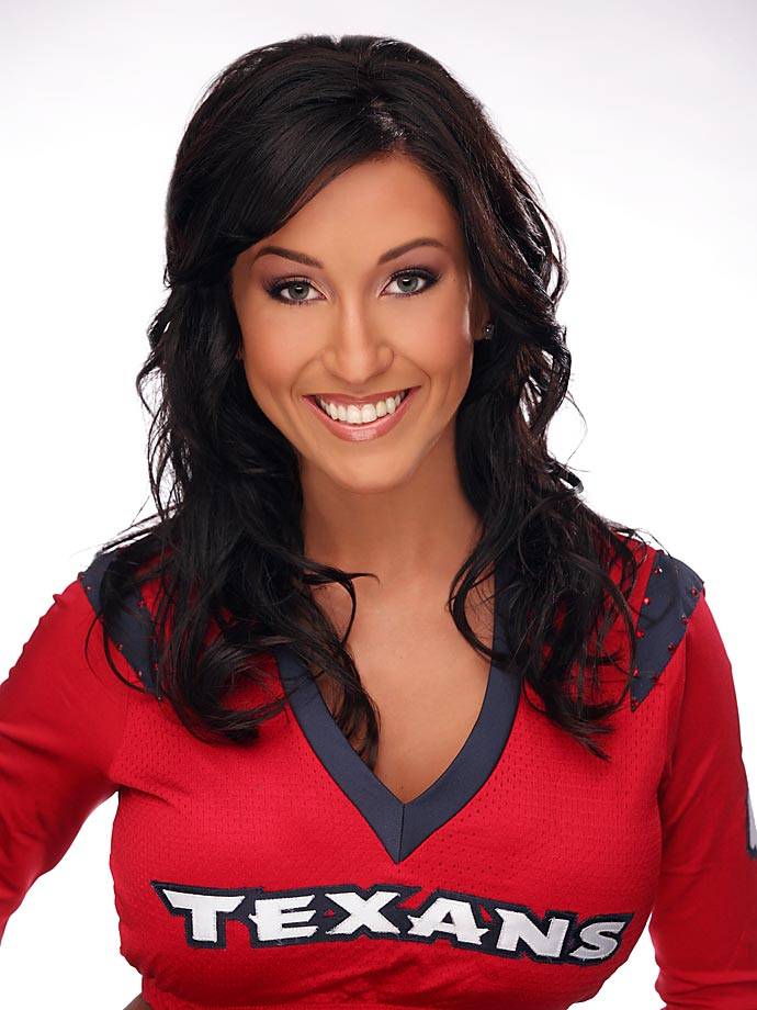 Meet cheerleader Kelly Bennion: smart, sexy and highly educated ...