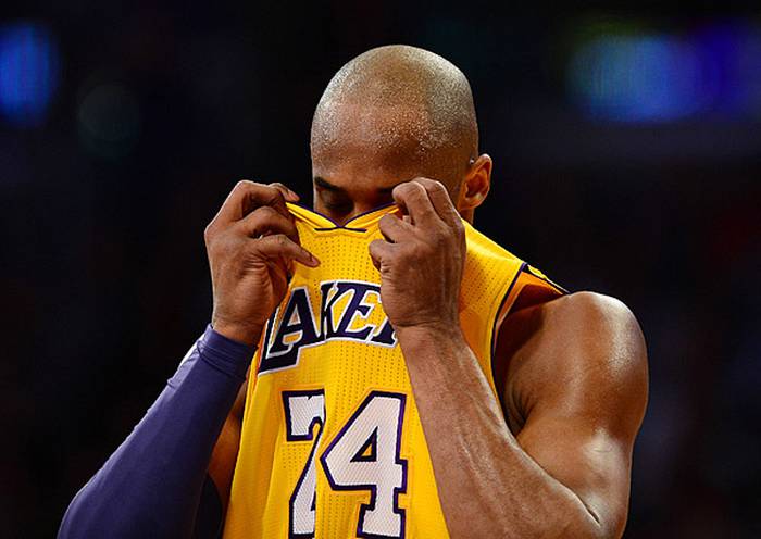 Lakers' Kobe Bryant undergoes surgery on Achilles tear, eyes recovery ...