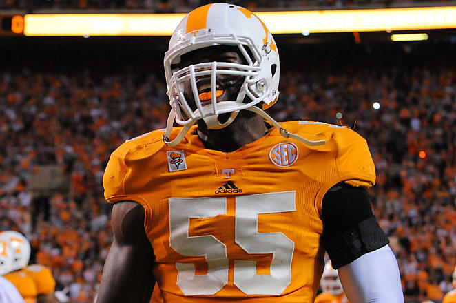 Tennessee DE Jacques Smith has fractured right thumb - Sports Illustrated