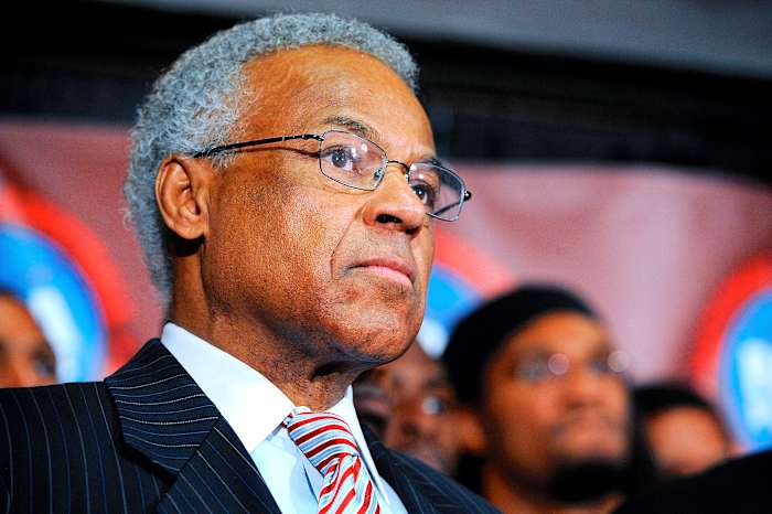 Billy Hunter makes push to save his job as NBPA executive director ...