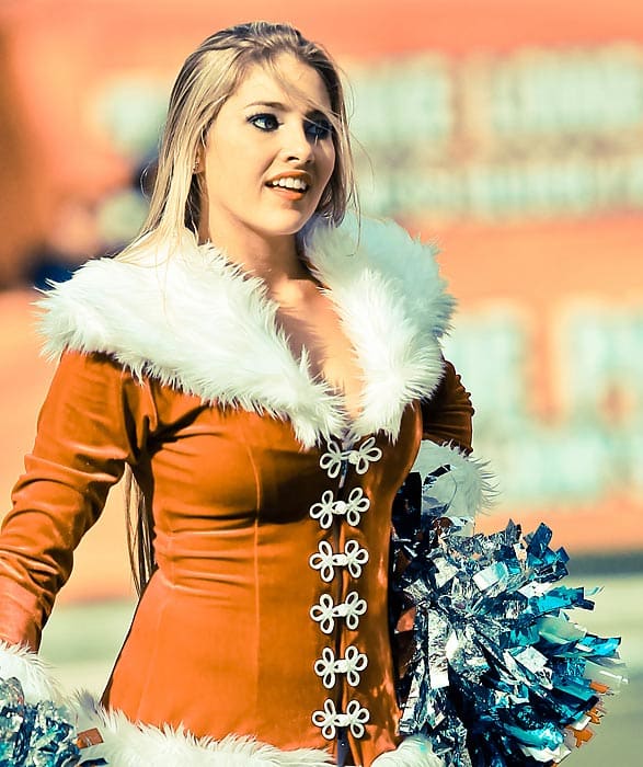 Cheerleader of the Week - Sports Illustrated