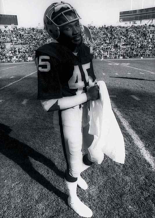 Rare Photos from the 1975 NFL Season - Sports Illustrated