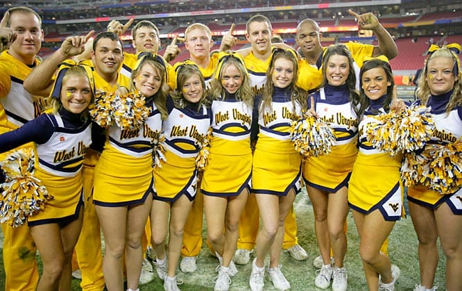 Cheerleader of the Week - Sports Illustrated