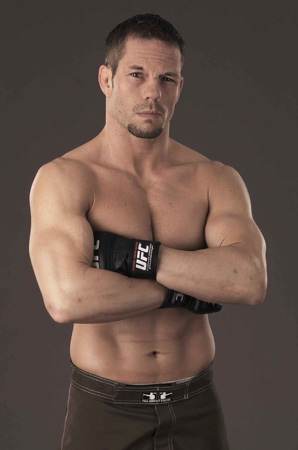 After months of discussion, Davis and Lytle make UFC 93 bout official ...