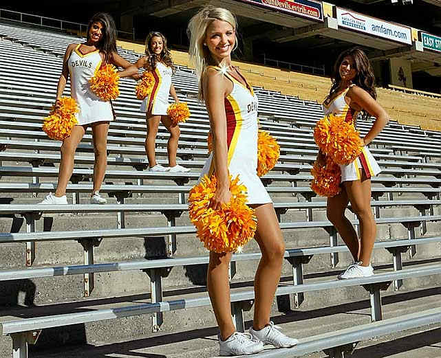 Cheerleader of the Week - Sports Illustrated