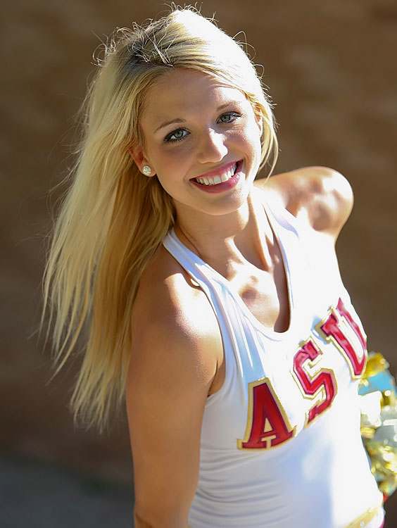 Cheerleader of the Week - Sports Illustrated