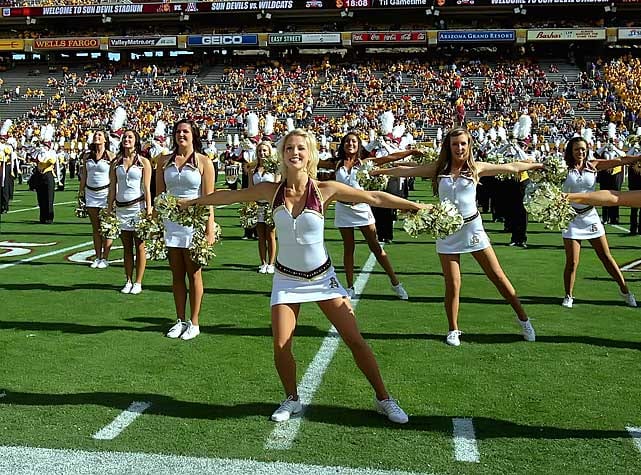 Cheerleader of the Week - Sports Illustrated