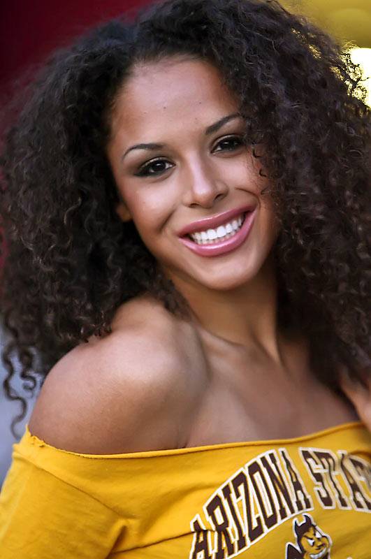 Cheerleader of the Week - Sports Illustrated