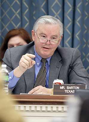 Andy Staples: Bill calling for playoff increases heat on BCS - Sports ...