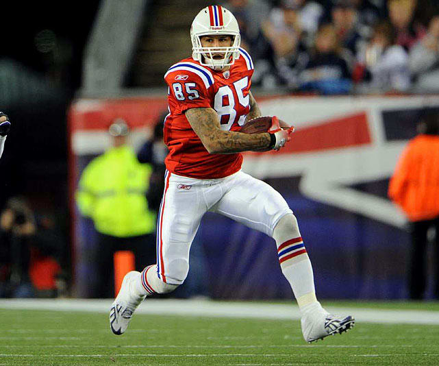 Get To Know: Aaron Hernandez - Sports Illustrated