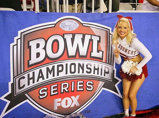 Cheerleader of the Week - Sports Illustrated