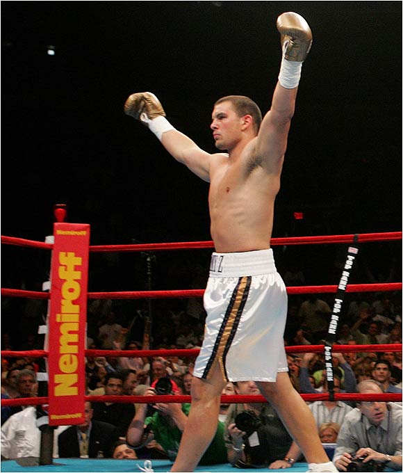 Tom Zbikowski's Boxing Debut - Sports Illustrated