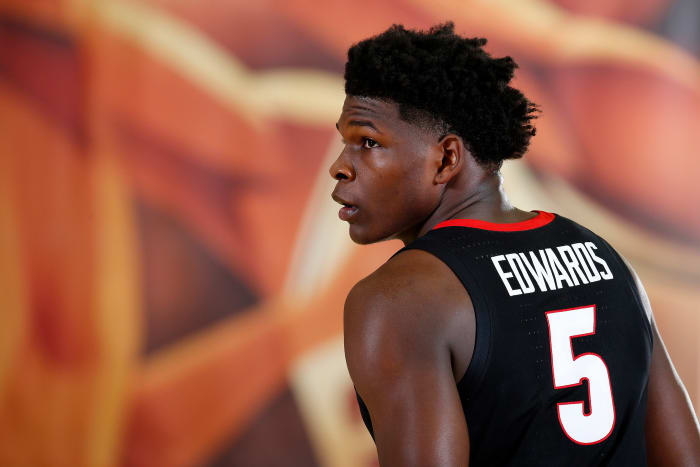 Anthony Edwards Hits Game Winning Shot for the Georgia Bulldogs ...