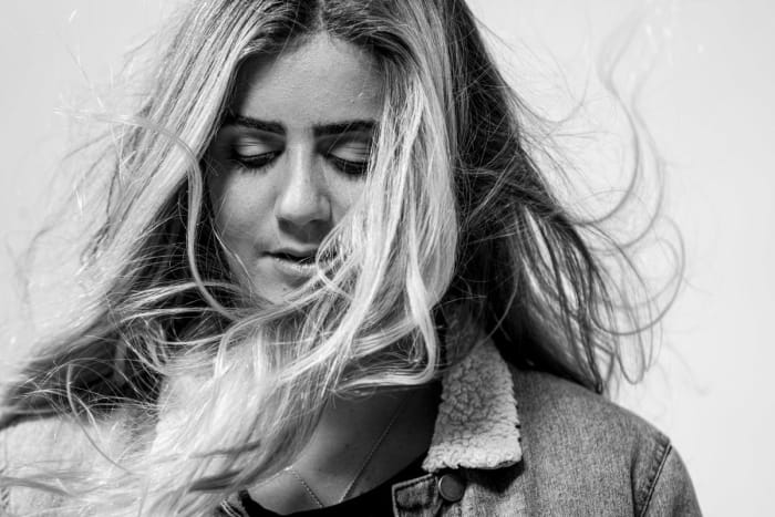 Caroline Marks: 18-year-old surfer on Tokyo Olympics, young career ...