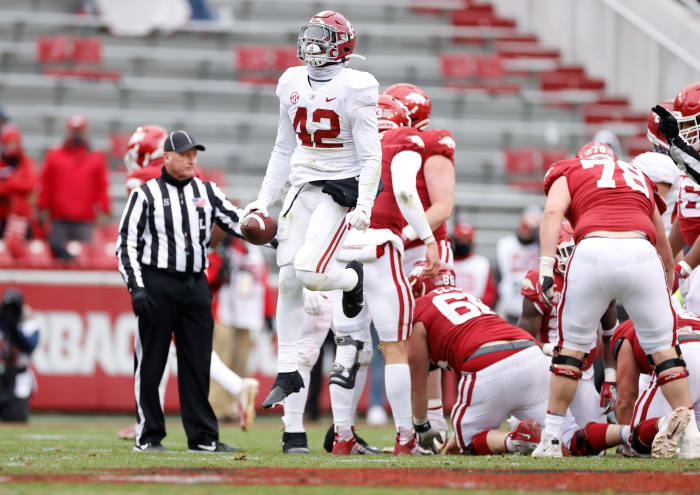 Alabama LB Jaylen Moody Enters Transfer Portal - Sports Illustrated ...