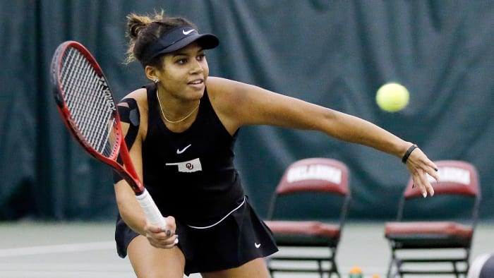 Oklahoma Sooners sophomore takes Big 12 Conference honor - Sports ...