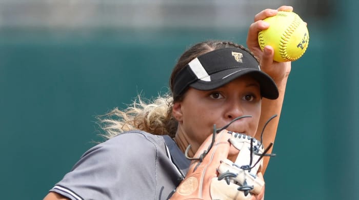 Jayda Coleman chosen as Gatorade National Softball Player of the Year ...