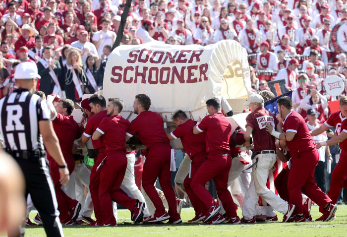 New Sooner Schooner unveiled to public, will ride in 2020 - Sports ...