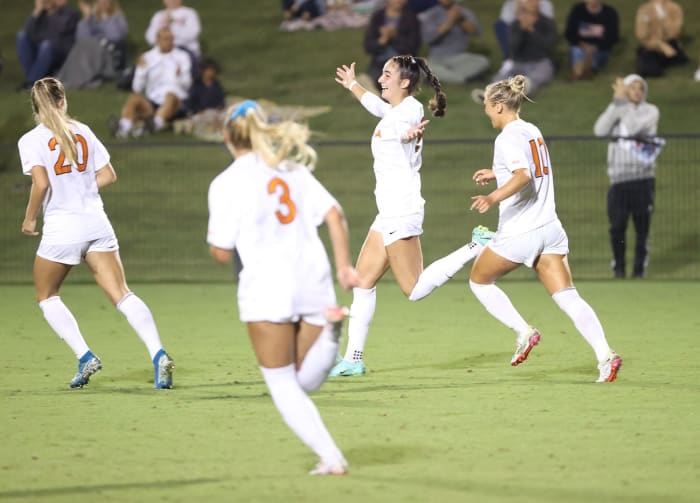 UVA Women’s Soccer Ranked No. 2 in Latest Poll - Sports Illustrated ...