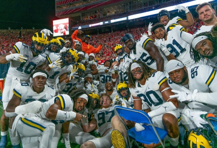 Michigan Football Creates Awesome New Tradition - Sports Illustrated ...