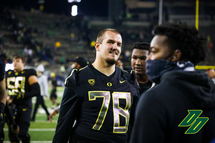 Oregon Football Offensive Players to Watch vs. UCLA Football - Sports ...