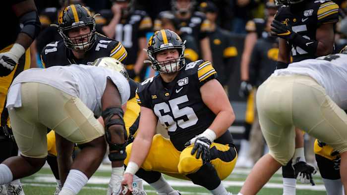 Iowa center Tyler Linderbaum donates $30,000 to children's hospital ...